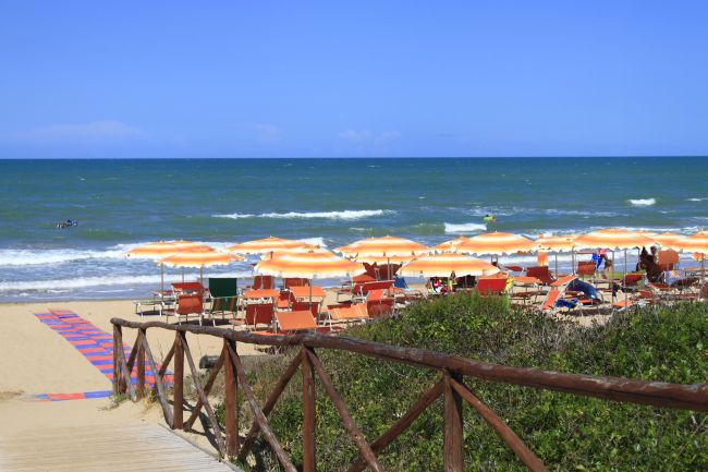 Villaggio Camping 5 Stelle a Isola Varano - Cagnano Varano, Puglia ...